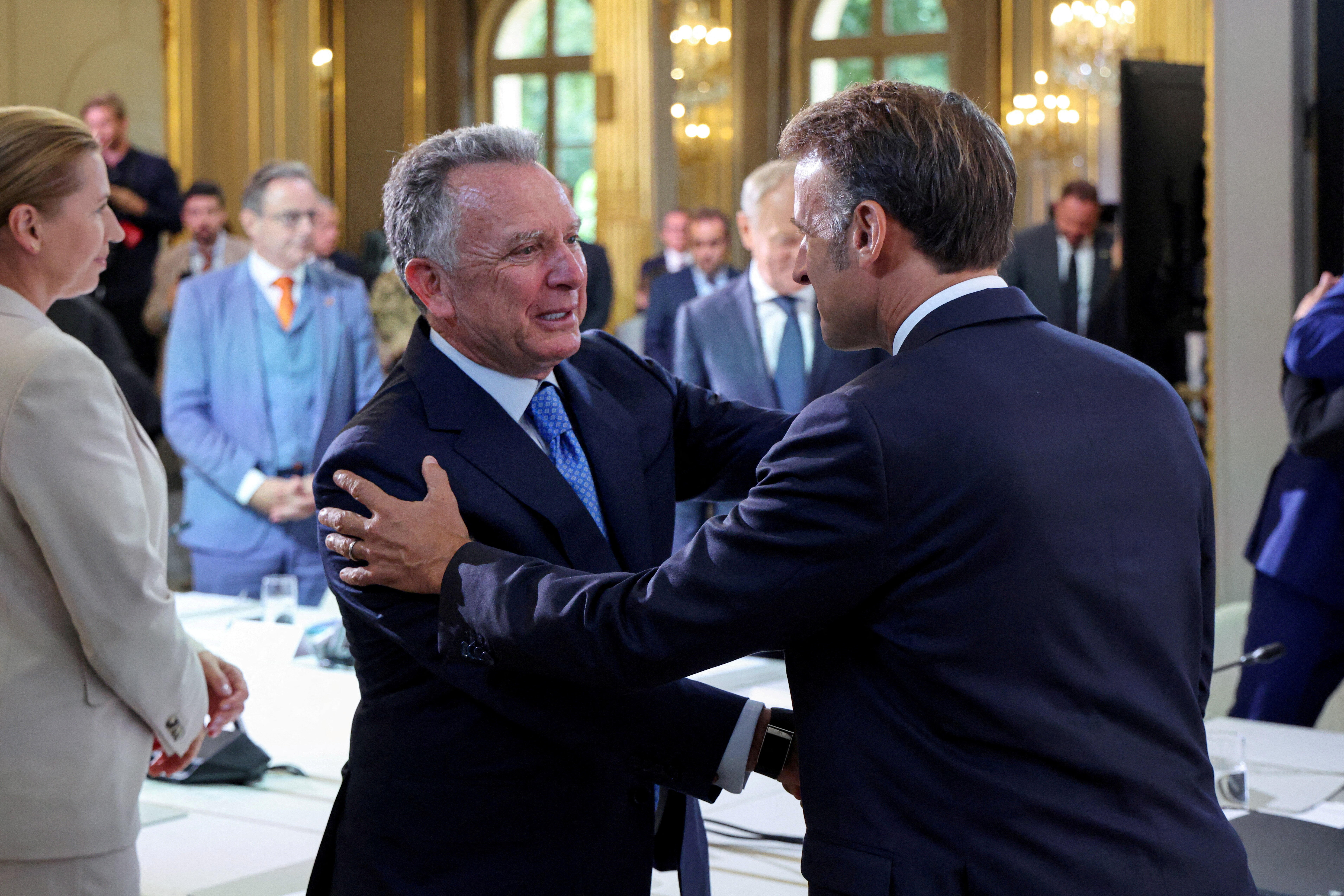 Parisians threaten to poop in Seine River to protest sewage ...