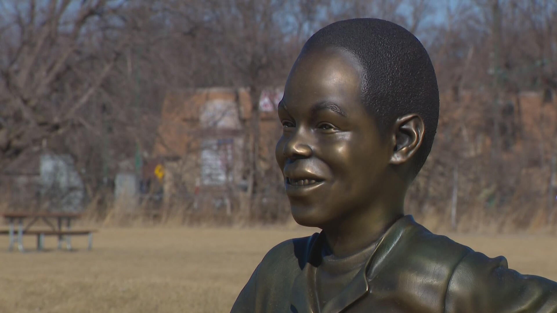 700-pound bronze statue of George Floyd unveiled in New Jersey - CBS News