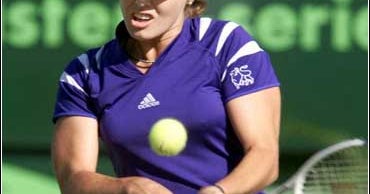 Hingis Claims Ericsson Title - CBS News