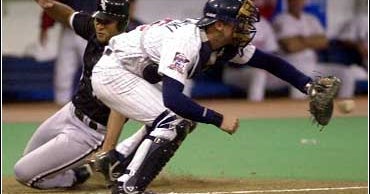 ChiSox Lose, But Clinch - CBS News