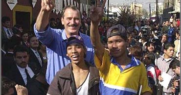 Bush Looks South Of The Border - CBS News