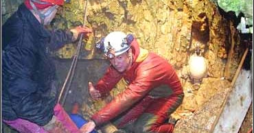 8 Trapped In Flooded Cave Rescued - CBS News