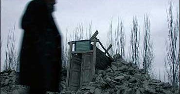 Digging Through Earth With Bare Hands - CBS News