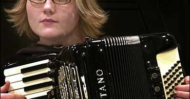 Squeezebox Heaven - CBS News