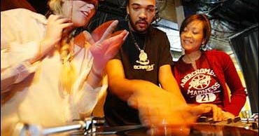 Teaching Tricks Of The Turntable - CBS News