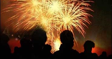 How To Handle Fireworks Safely - CBS News