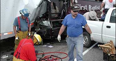 8 Seniors Die In La. Bus Crash - CBS News