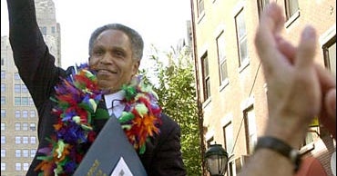 FBI Bugs Don't Scare Philly Voters - CBS News