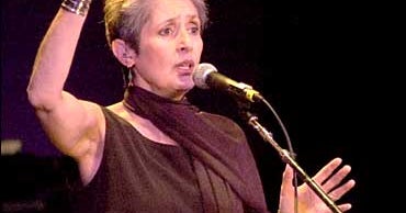 Joan Baez: The good life - CBS News