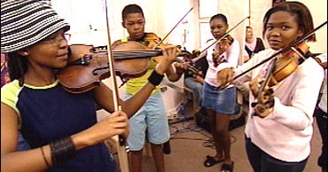 The Strings Of Soweto - CBS News