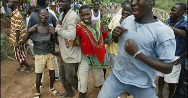 French Hunted By Ivory Coast Mobs - CBS News