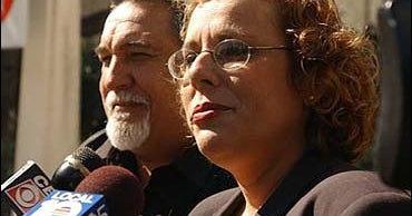 Elian Raid Lawsuit Goes To Trial - CBS News