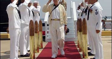 Jimmy Carter Takes Sub Dive - CBS News