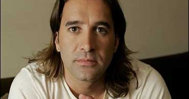 Ex-Creed Singer In Hotel Fight - CBS News