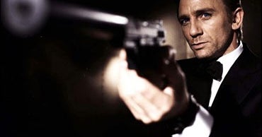 Angry Bond Fans Threaten 007 Boycott - CBS News