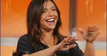 Rachael Ray Launches iPhone App - CBS News