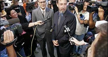 Reporters Get Jail In Bonds Leak Case - CBS News