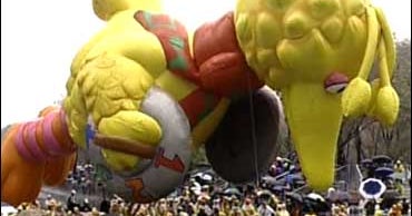 Despite Rain, Thanksgiving Parade Goes On - CBS News