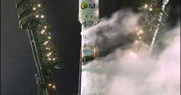 Russian Booster Rocket Descends Over U.S. - CBS News