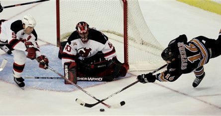 Clemmensen Helps Devils In Rare Start - CBS News