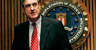 FBI Chief Flying High In Anti-Terror Jet - CBS News