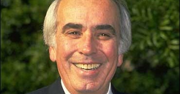 Broadcaster Tom Snyder Dies At 71 - CBS News