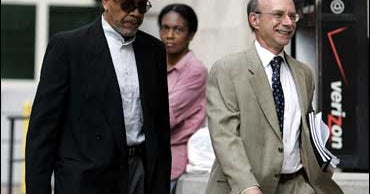 Man Who Sold Vick Pit Bull Pleads Guilty - CBS News