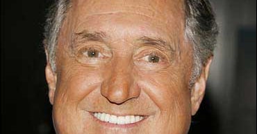 Sedaka Keeps It Together - CBS News