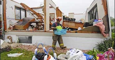 Midwest Storms Bring Flooding, Kill 3 - CBS News