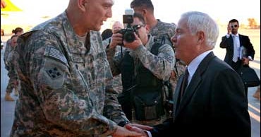 Gates Disputes Commander On Troop Pullout - CBS News