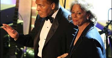 Ali & Obama Share A "Fighting Spirit" - CBS News