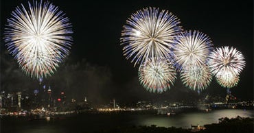 Biggest U.S. Fireworks Show Lights Up Sky - CBS News