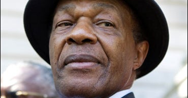 Drive-Ins Make A Comeback - CBS News