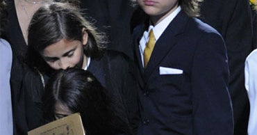 Jackson's Kids Emerge from Behind the Veil - CBS News