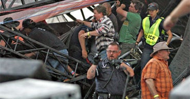 1 Dead, 40 Hurt in Canada Stage Collapse - CBS News