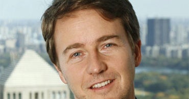 Norton Runs NYC Marathon for Biodiversity - CBS News