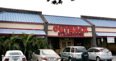 Outback Settles Discrimination Lawsuit - CBS News