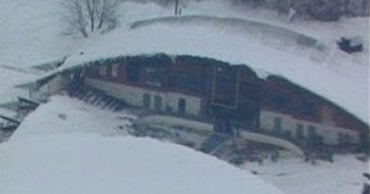 Roof of Pa. Ice Rink Collapses - CBS News