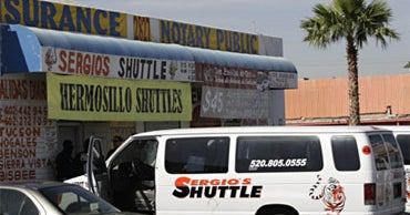 Arizona Shuttle Bus Human Smugglers Busted - CBS News