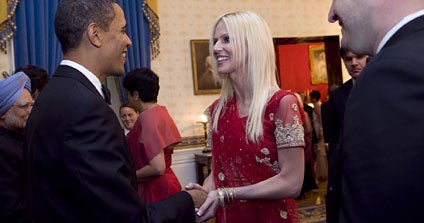 Michaele Salahi's Red Sari Heads for Auction - CBS News