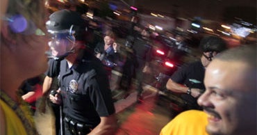Lakers Fans Celebrations Turn Violent in LA - CBS News