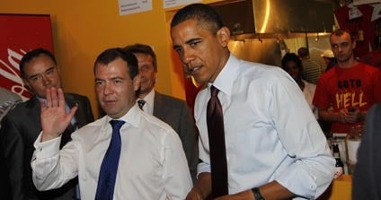 Presidents Obama, Medvedev Go Out for Burgers - CBS News