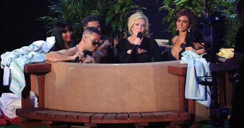 Chelsea Handler: VMA Host Gets Mixed Review - CBS News