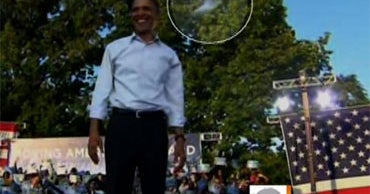 Book Flies Behind Obama at Rally - CBS News