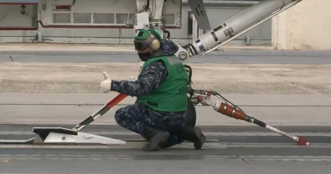 With test launch, U.S. Navy goes electromagnetic