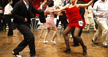 Atlantic City Embracing Roaring '20s Party Vibe - CBS News