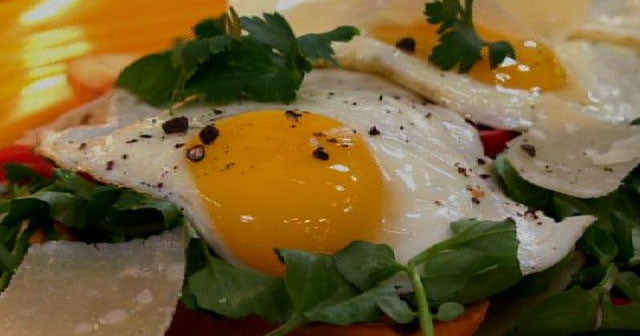 Sheryl Crow cooks - and on a shoestring! - CBS News