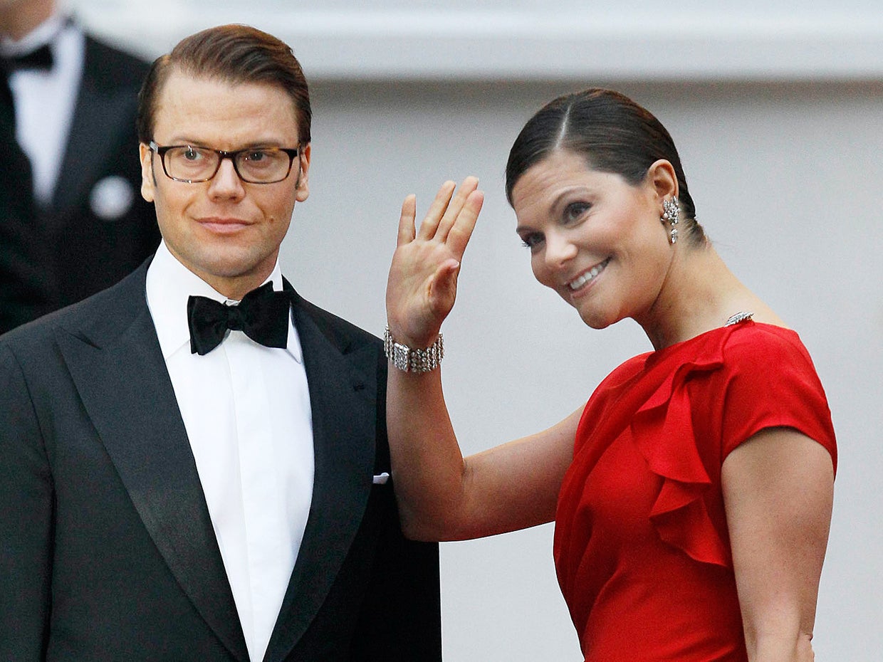 Foreign royals turn up for pre-wedding dinner - CBS News