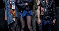 Semi Precious Weapons show their stuff online - CBS News