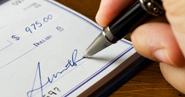 Investors flock to savings, checking accounts - CBS News